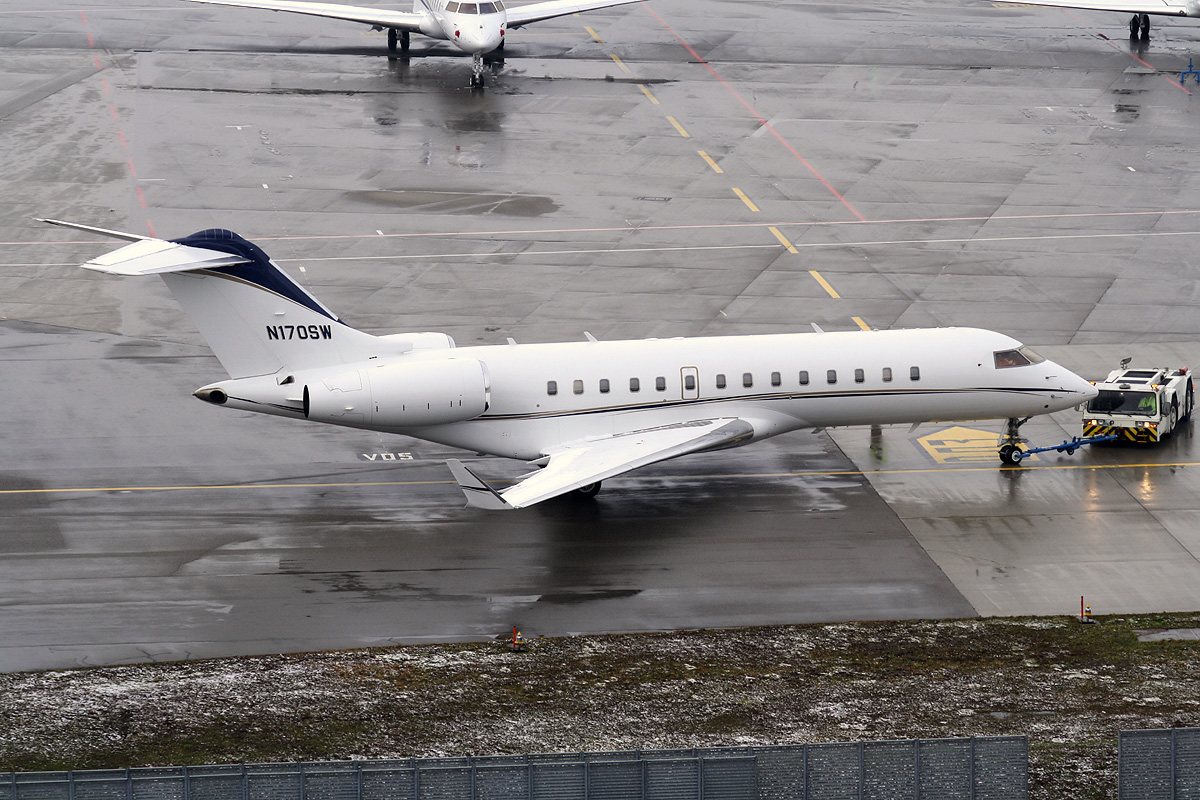 Eastwings: Global Express * Walmart Aviation * N170SW