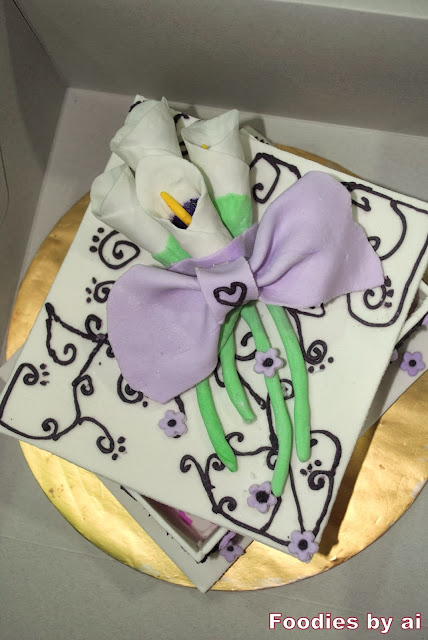 FOODIES by ai: Purple Pastillage Box with Calla Lily