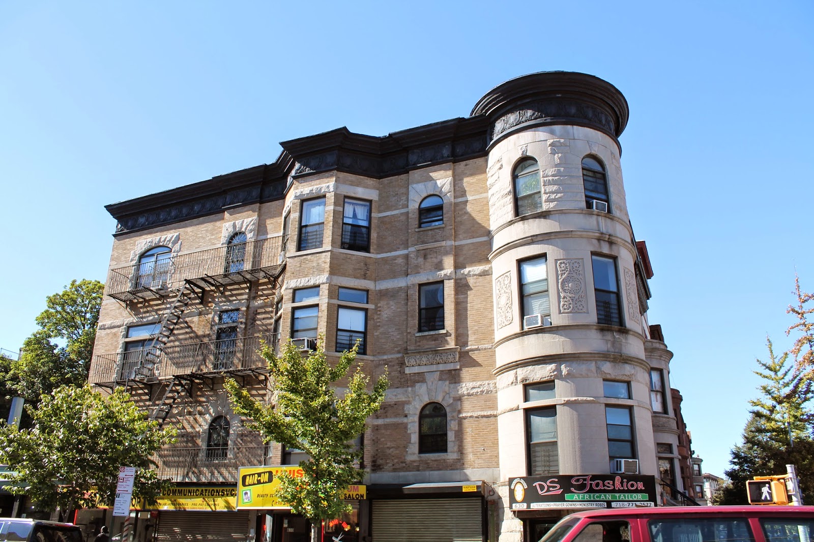 Molloy Digital Photography 1: Sunday Morning in Brooklyn