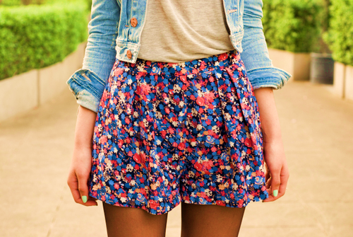 TOPISIMASS: VUELVEN LAS POLLERAS FLOREADAS