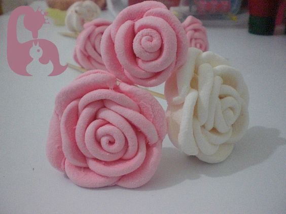 Aprende paso a paso cómo hacer rosas de bombones ~ Solountip.com