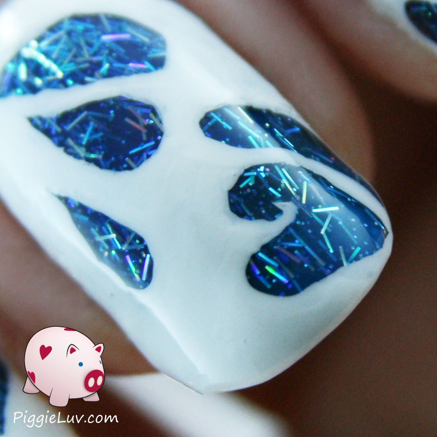 PiggieLuv: Blue glitter inverse nails