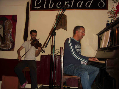 Cantemos como quien respira: ANDRÉS MOLINA EN "LIBERTAD 8" - II ...