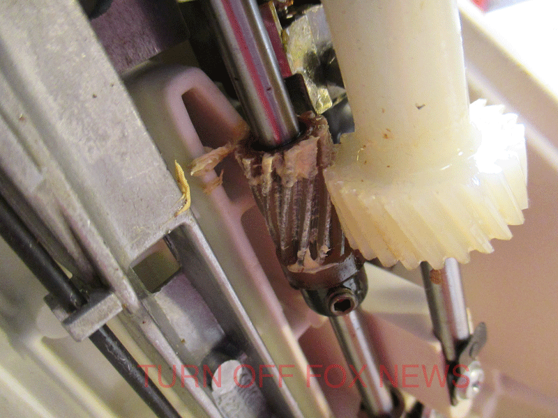 My Sewing Machine Obsession: Electronic Singer 9022