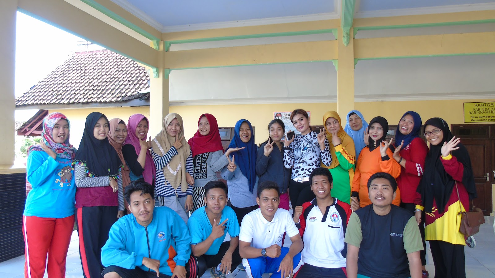 SENAM IBU-IBU PKK DI BALAI DESA - KKN-P DESA SUMBER GEDANG PANDAAN