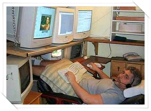 Have you laughed today ?: Funny images - Working at computer