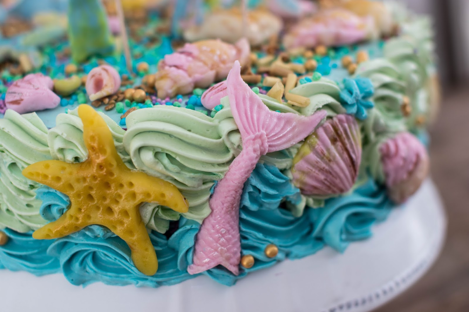 Kaikki äitini reseptit: PIKKU MERENNEITOKAKKU