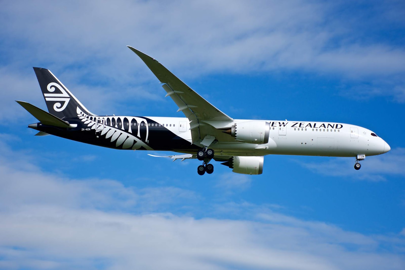 Aviationshotz: Air New Zealand's B787-9, ZK-NZN Enters Service