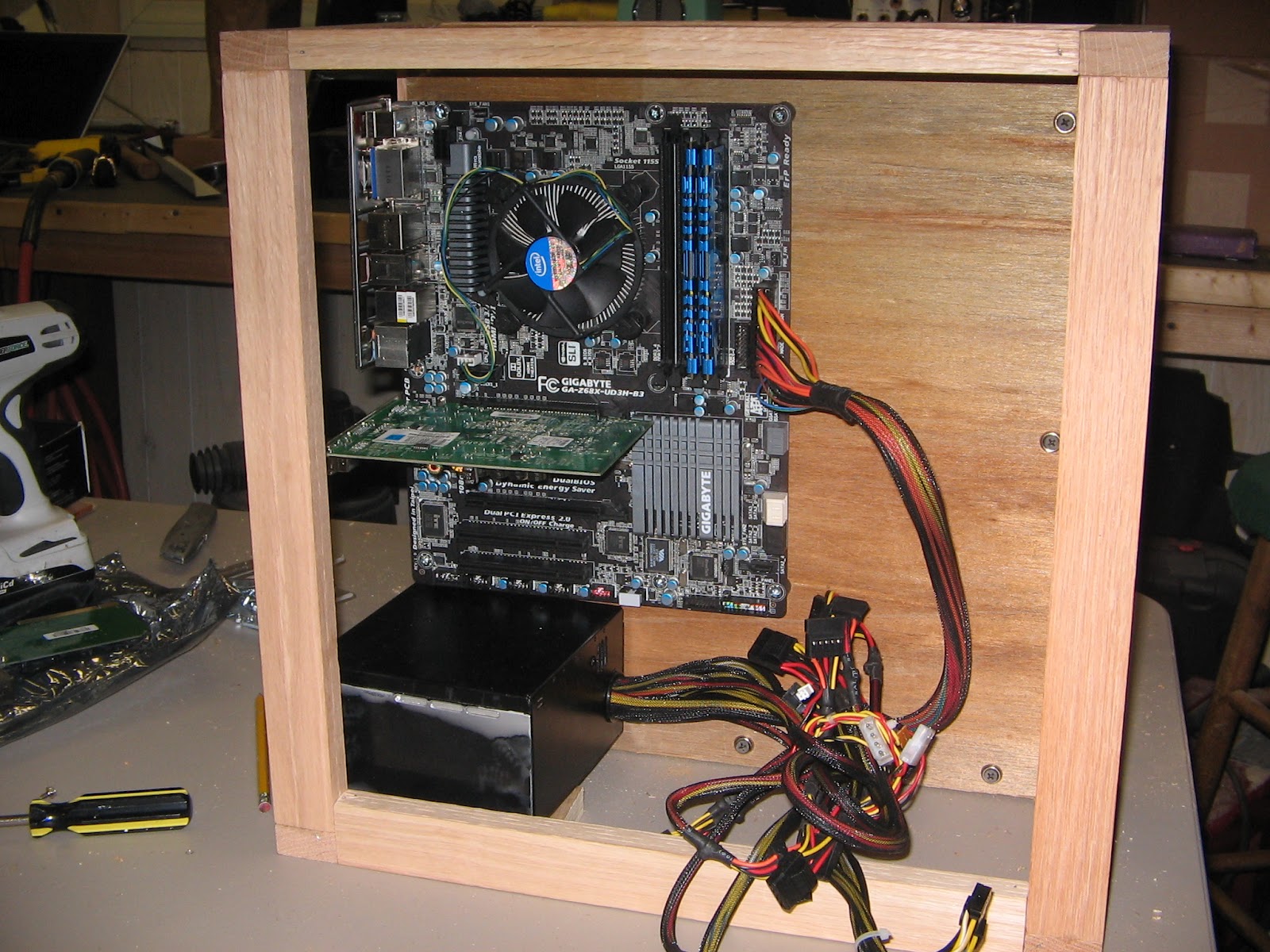 The Alchemist: Steampunk Hackintosh build