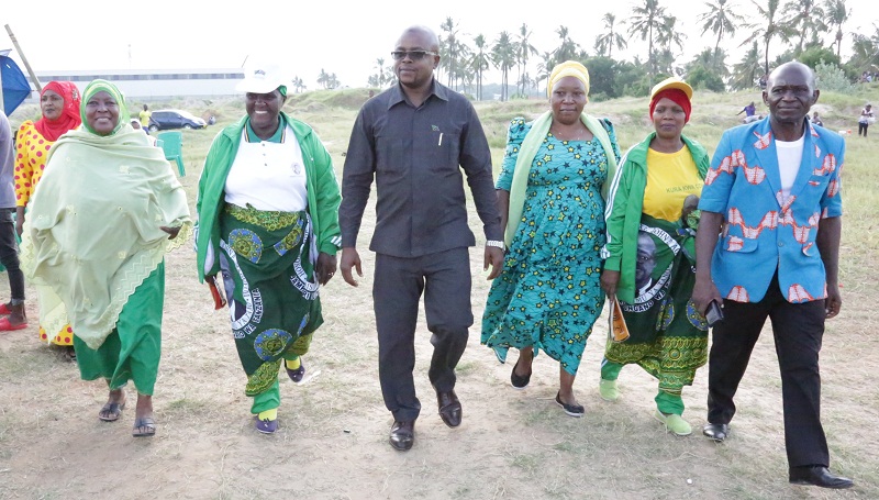 MWENYEKITI WA MTAA WA BUGURUNI MIVINJENI NDUGU BARUA AZINDUA KWA ...