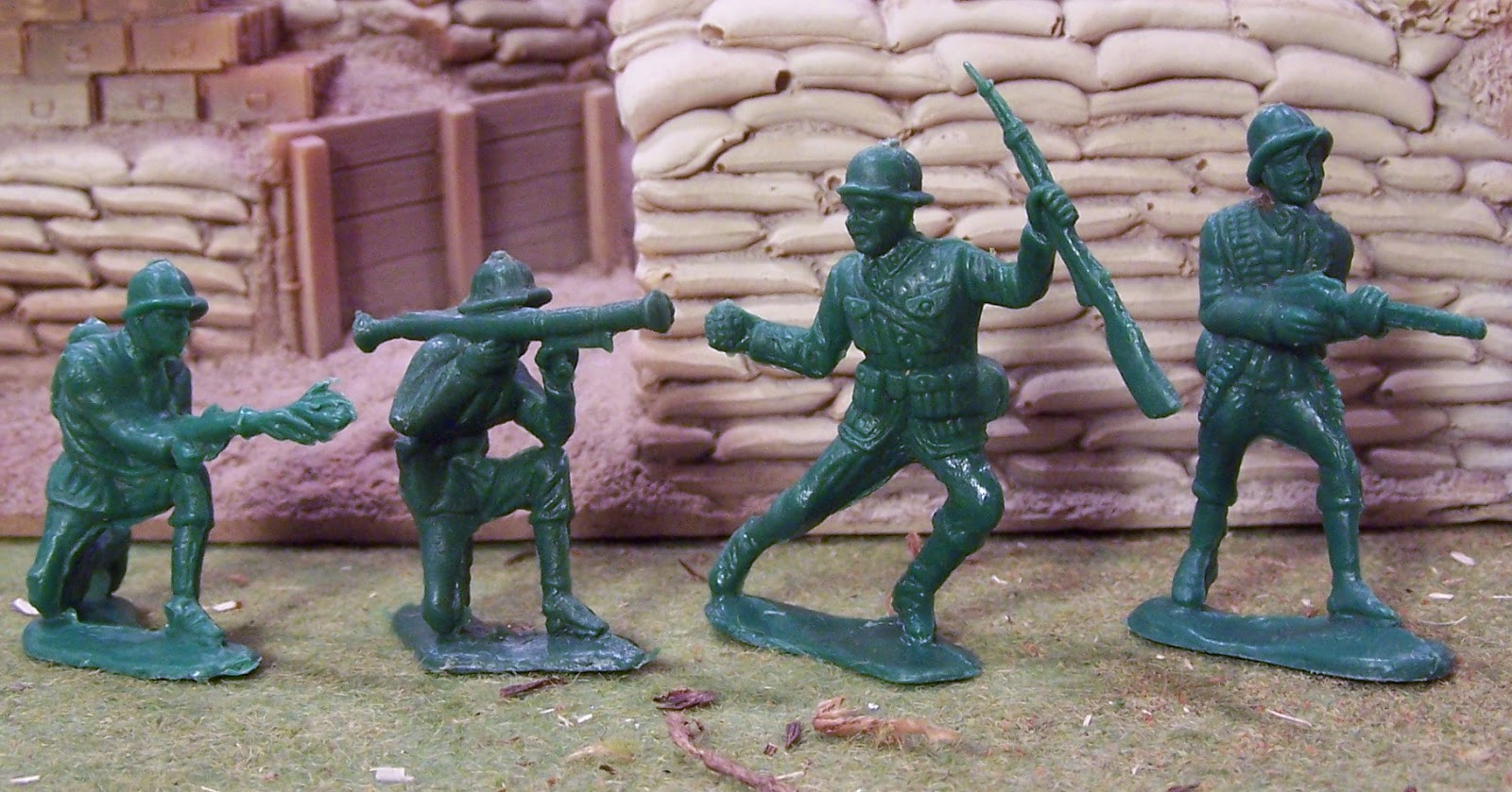 WWII Plastic Toy Soldiers: Lido - Toy Soldiers