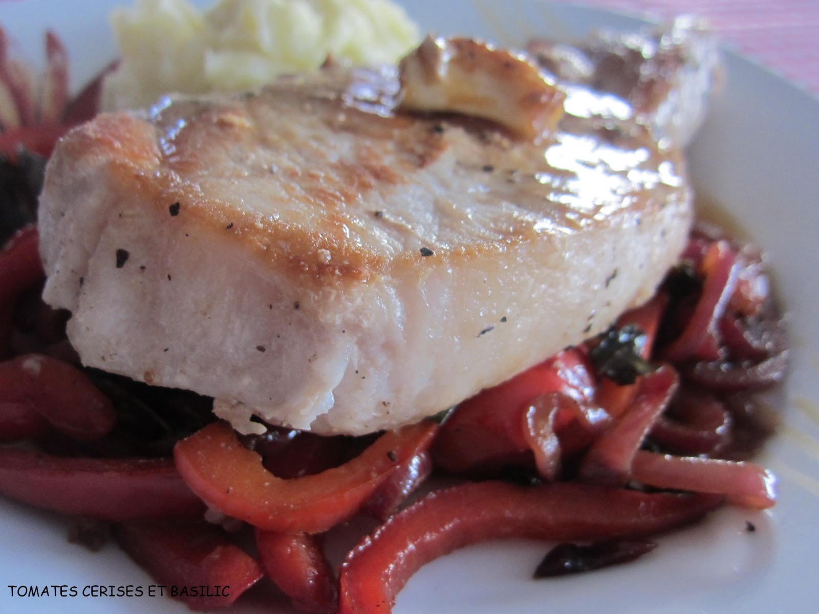 Tomates cerises et Basilic: Côtelettes de porc aux poivrons