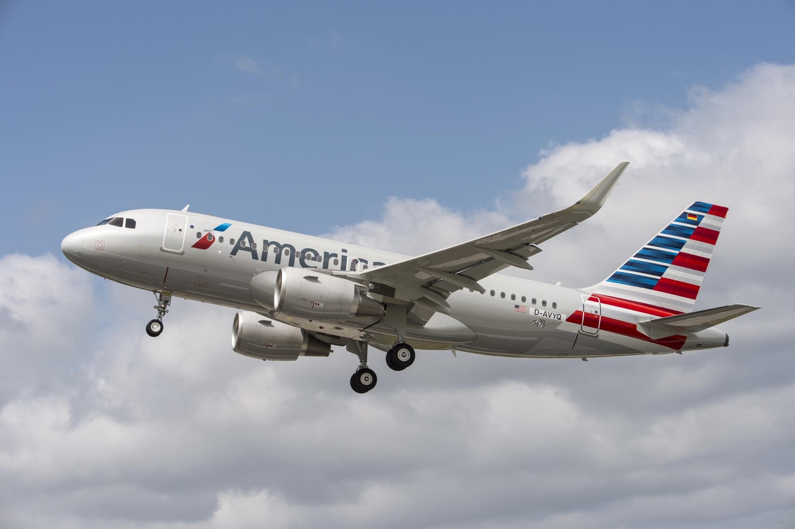 Flyingphotos Magazine News: American Airlines takes delivery of its ...