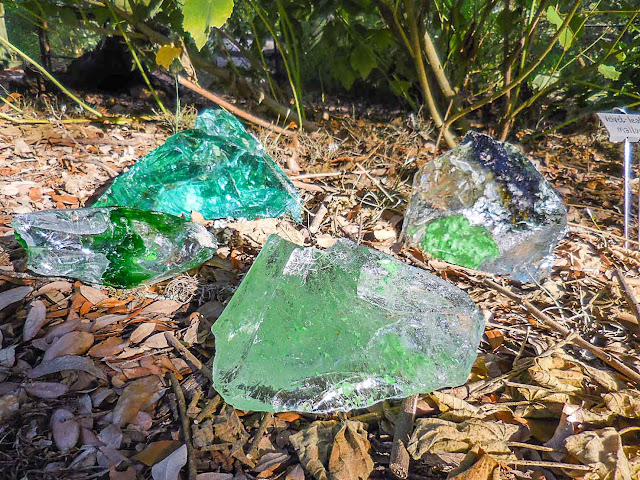 Window on a Texas Wildscape: Love that slag glass