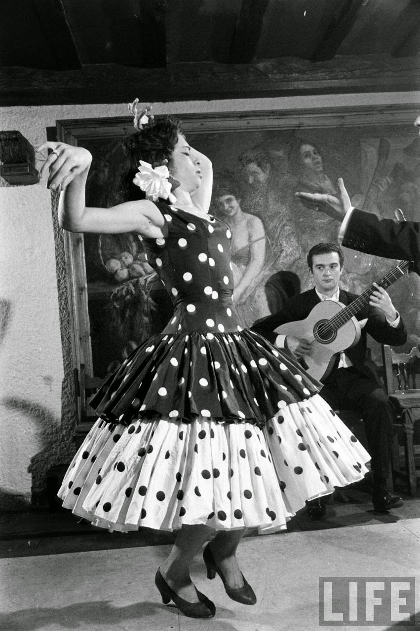 30 Stunning Black and White Photos of Gypsy Dancers in Madrid in 1960 ...