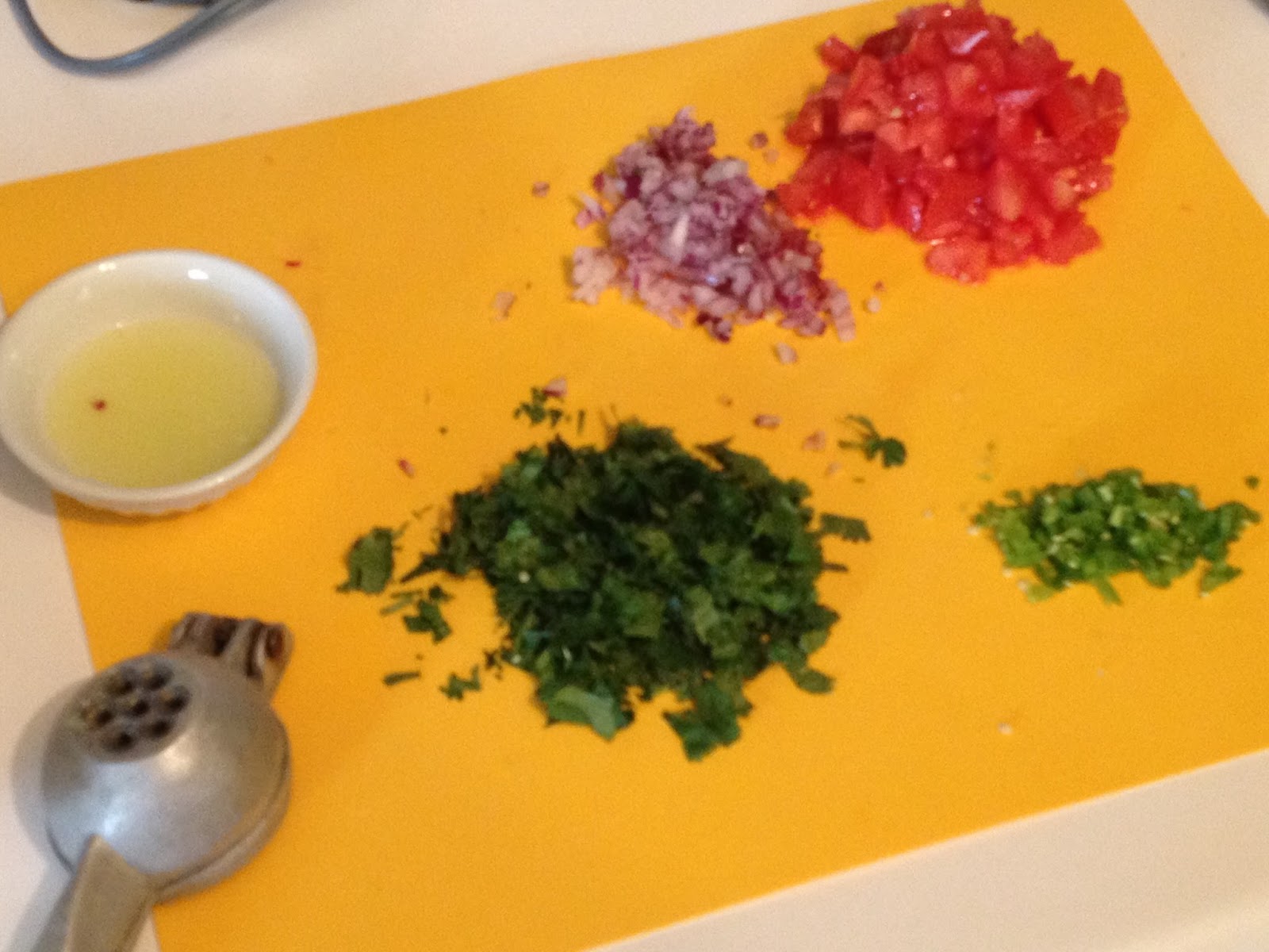 Tostadas de Atún Fresco con salsa bandera | La Lola Dice