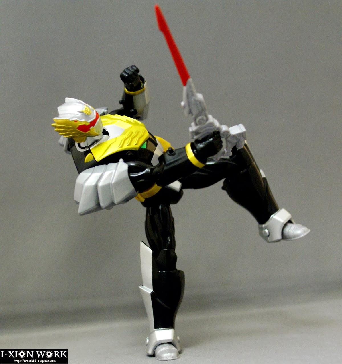一眼看穿: Power Rangers Megaforce - Armored Ultra Mode Robo Knight