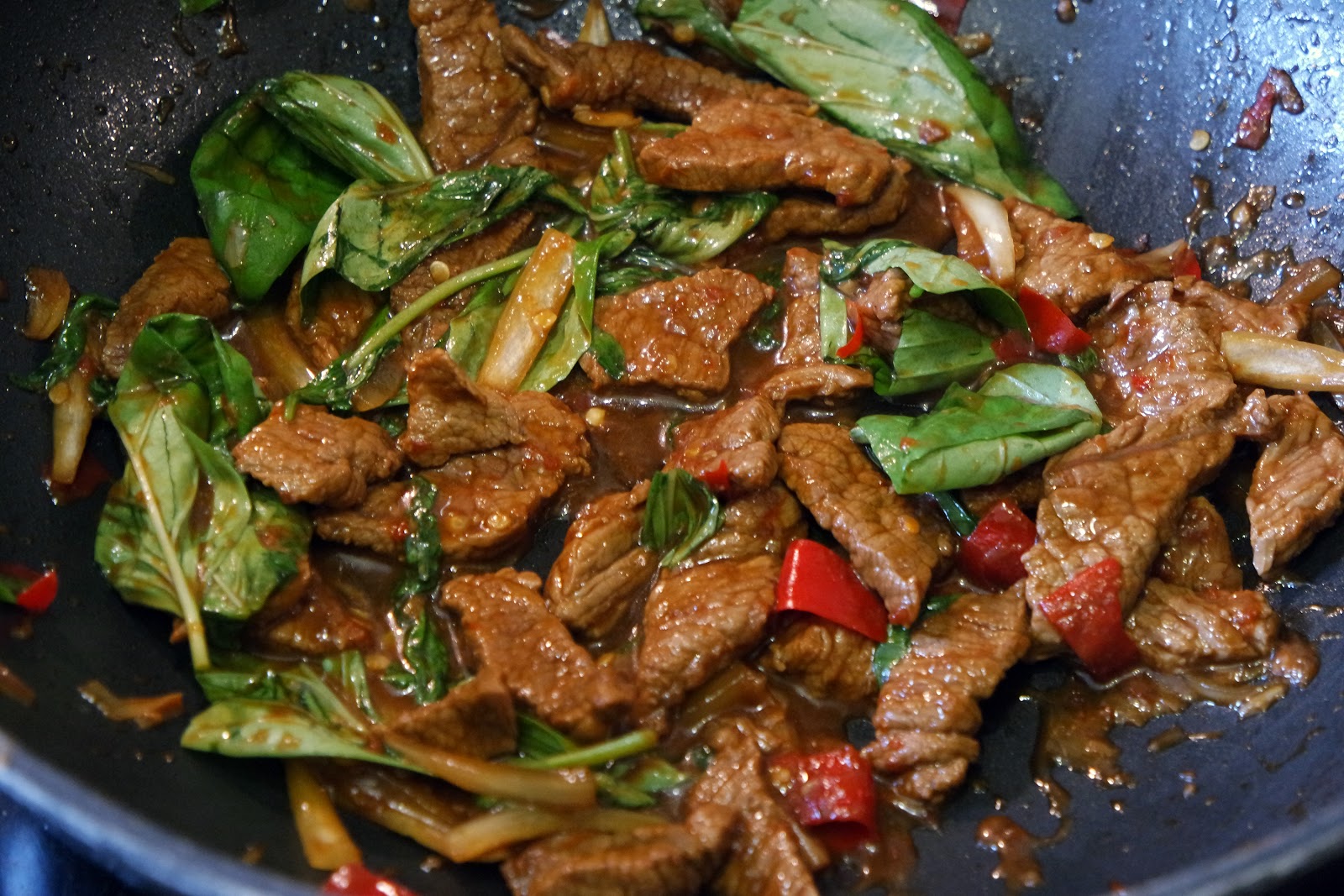 Kitchen Elf: Pittig Thais rundvlees met basilicum (Phad Krapao)