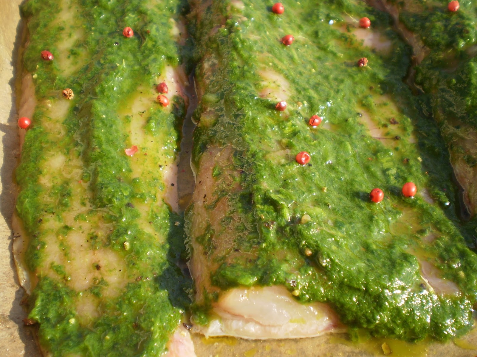 vinotava1: KRĀSNĪ CEPTA VĒDZELES FILEJA AR LAKŠU UN SKĀBEŅU PESTO