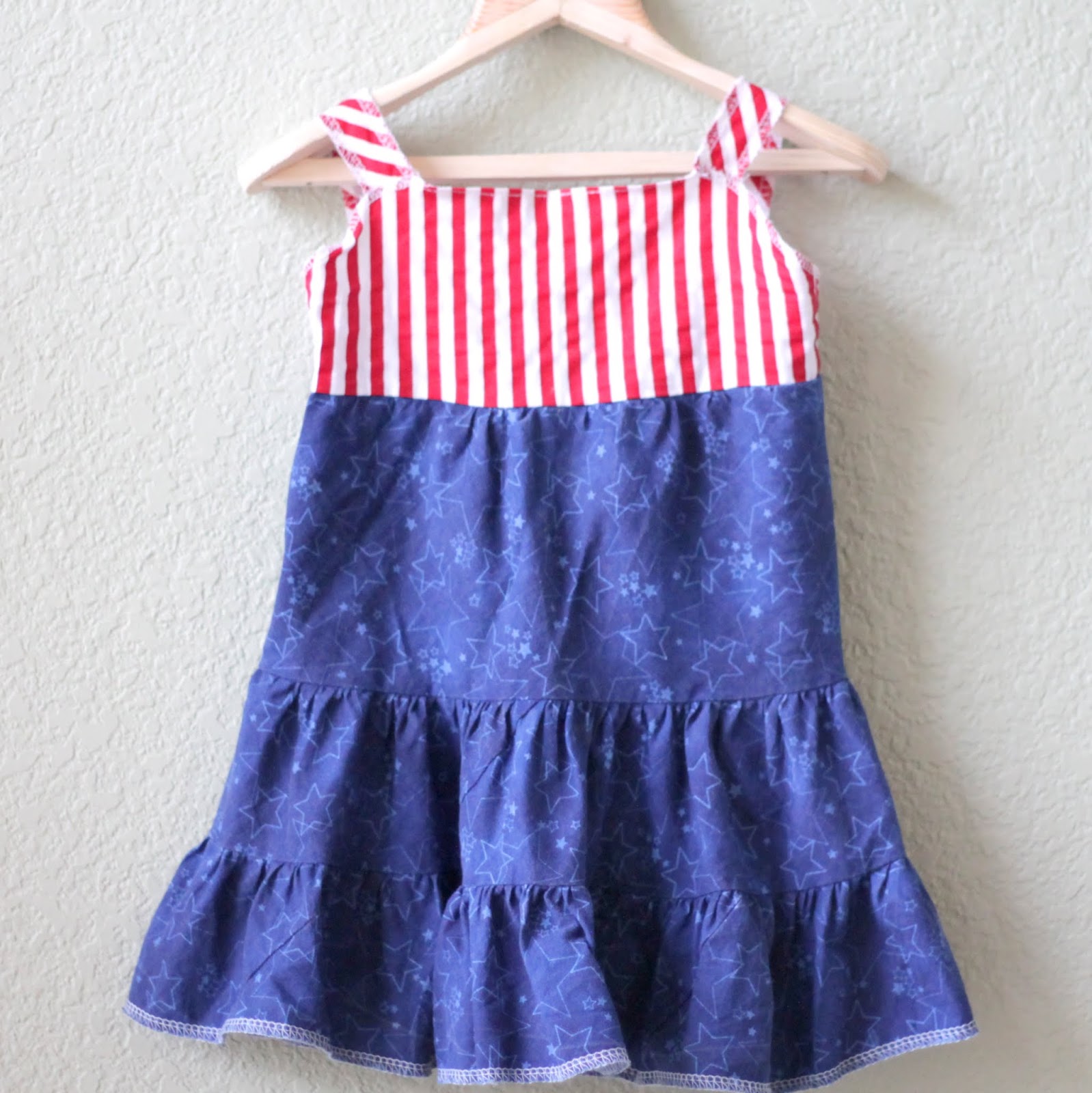 Make It Handmade: Tutorial: Super Simple Serger Ruffles