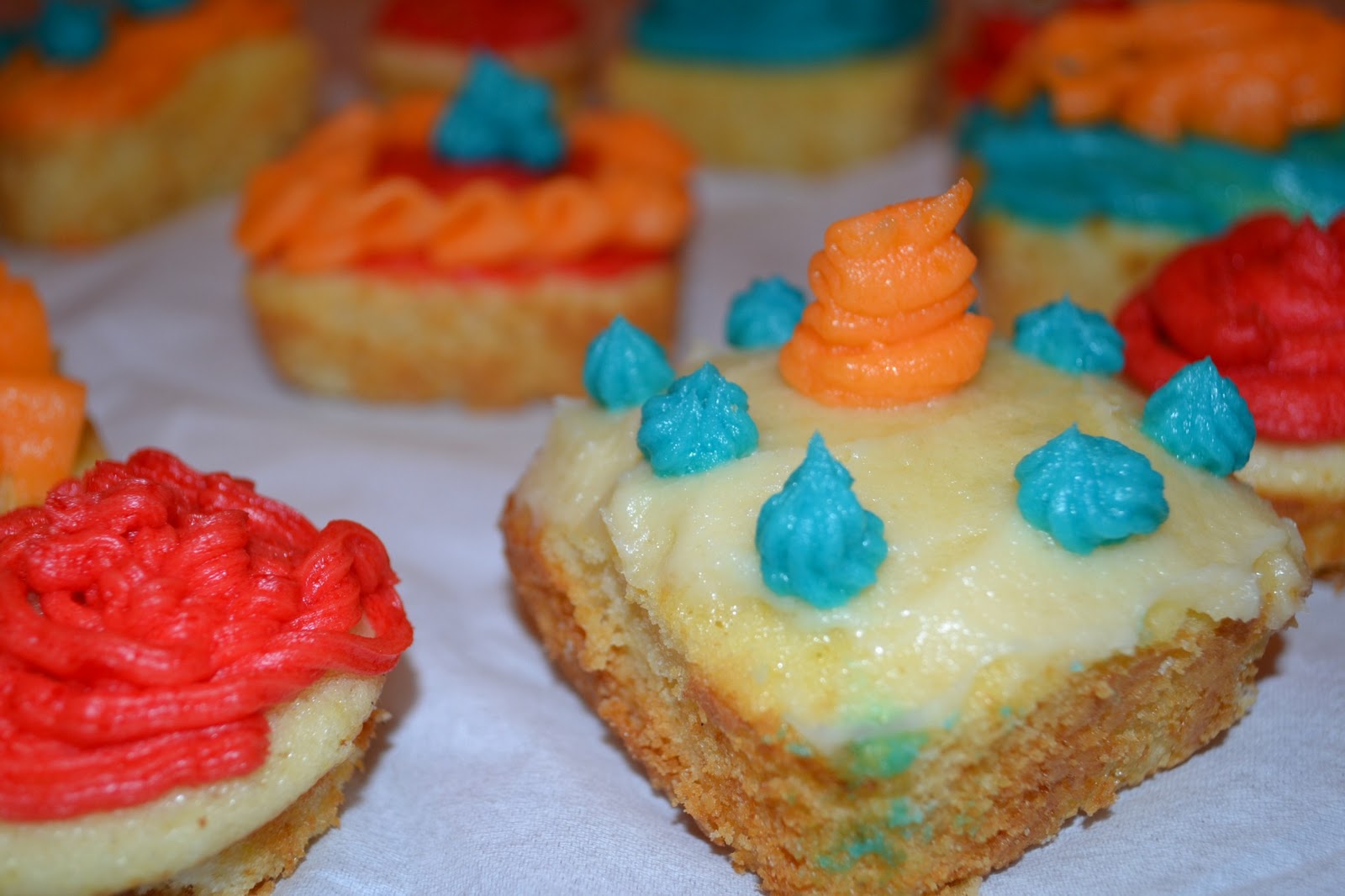 Deezert: Colors and Cupcakes