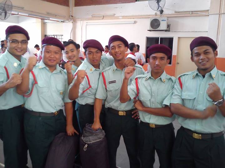 KADET REMAJA SEKOLAH