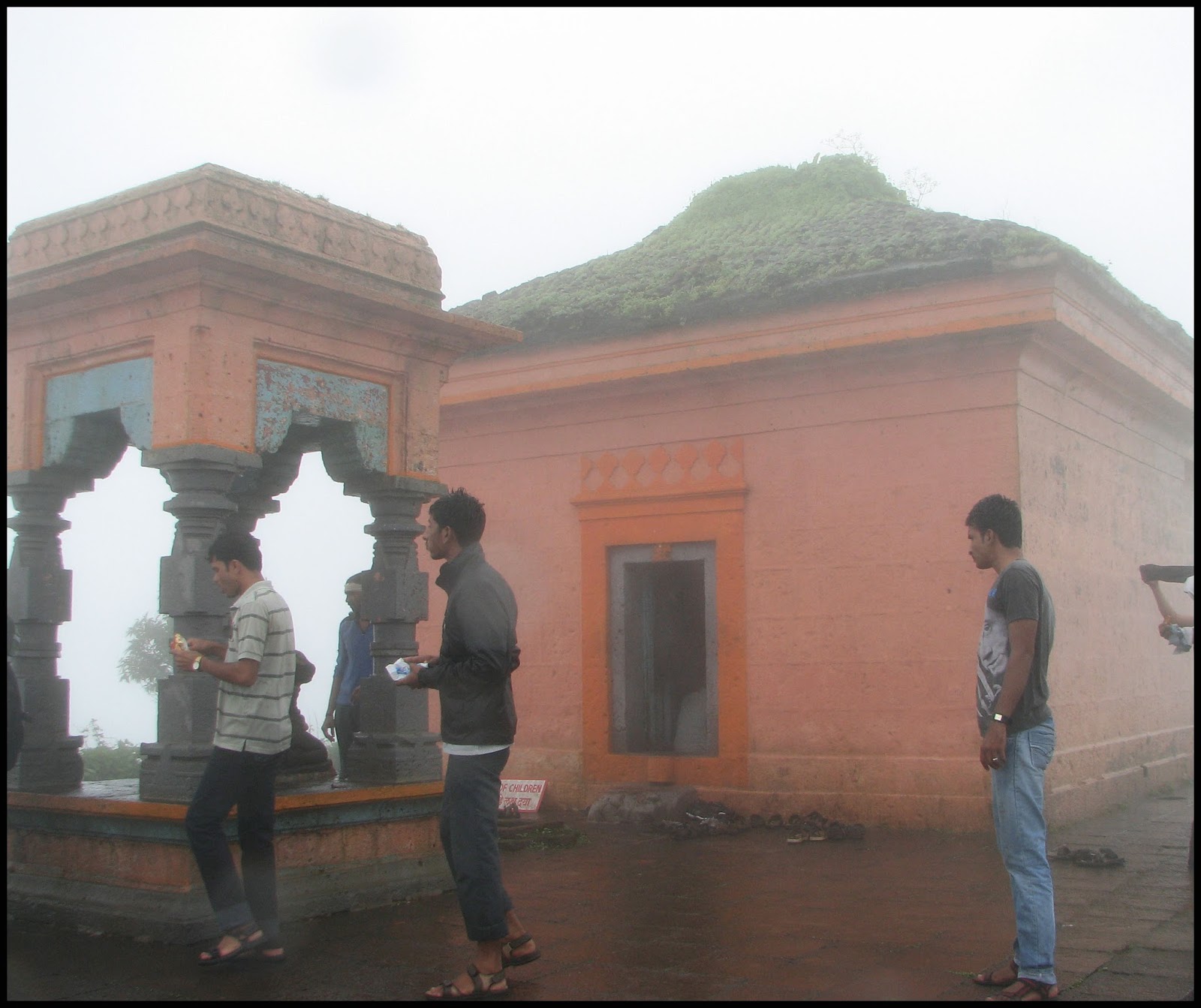 Travel blogs: Purandar fort in Monsoon