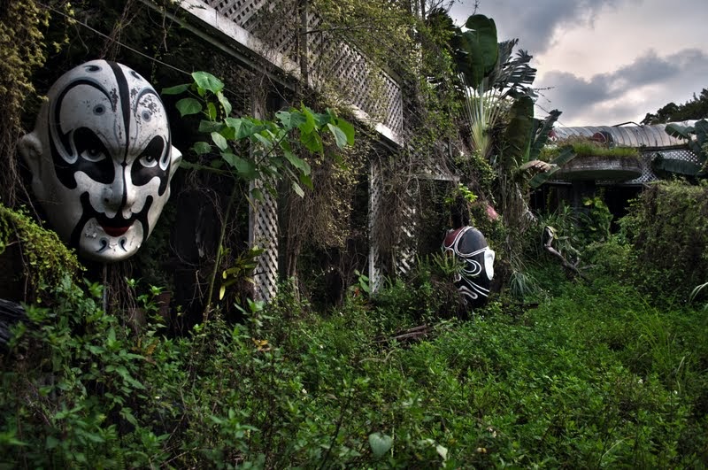 Words I Lived: Encore Garden's - Taiwan Abandoned Theme Park