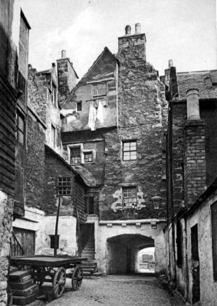 Tour Scotland: Old Photographs Bakehouse Close Scotland