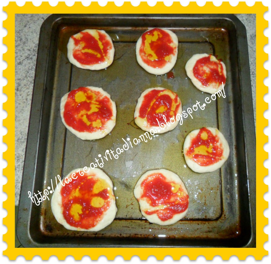 La Creatività di Anna!!!: Pizza grande rettangolare e mini pizza rotonda!