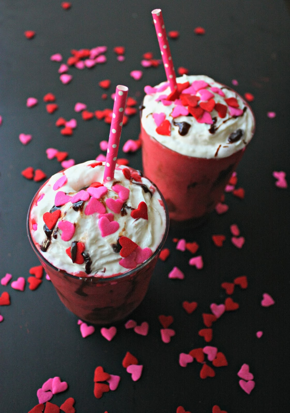 Red Velvet Fudge Milkshakes | The Pretty Life Girls