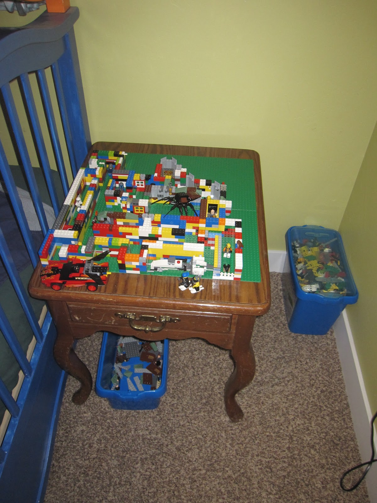 Children are worth it!: Homemade Lego Table