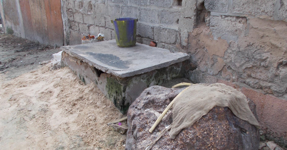 Taps and toilets: the case of Africa's urban slums: Dakar: a unique ...