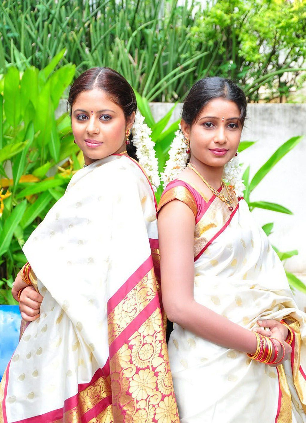 Actress Sunakshi and Reshmi in Saree Photos | Love.Life.Music.Fashion. Art