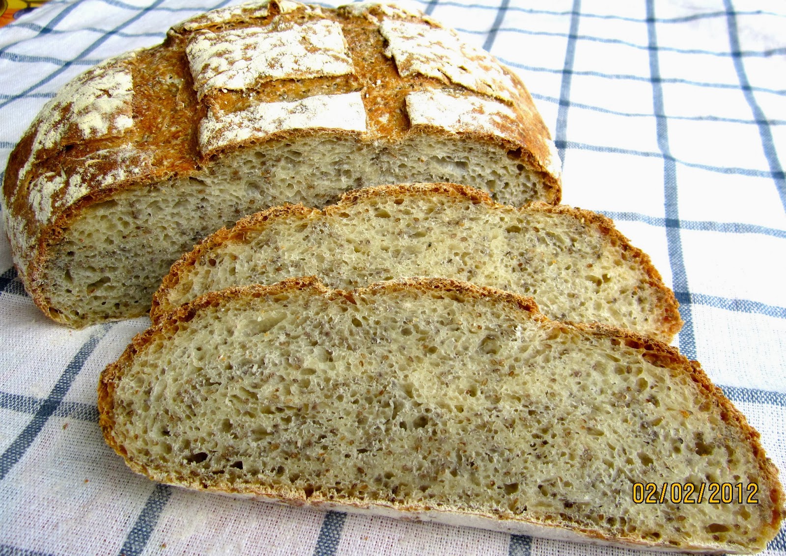 Brot & Bread: COUNTRY BREAD WITH CHIA SEEDS - SOME LIKE IT MILD