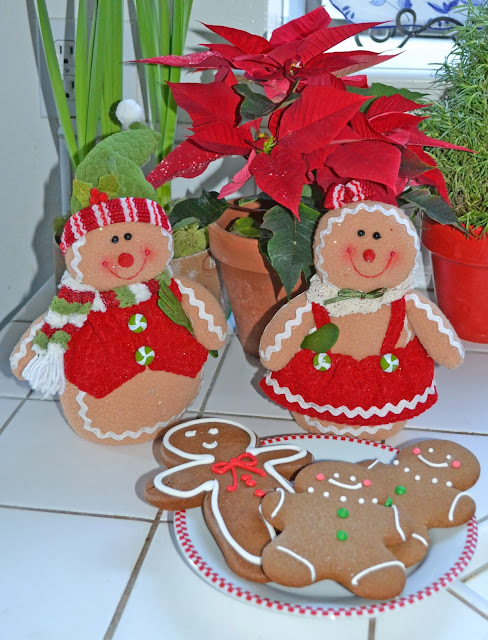 My Painted Garden: Baking Gingerbread Men for Art 101 Inspirations