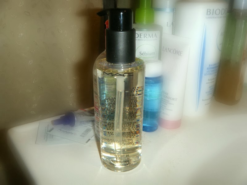 Is it Worth the Hype? MAC Cleanse Off Oil