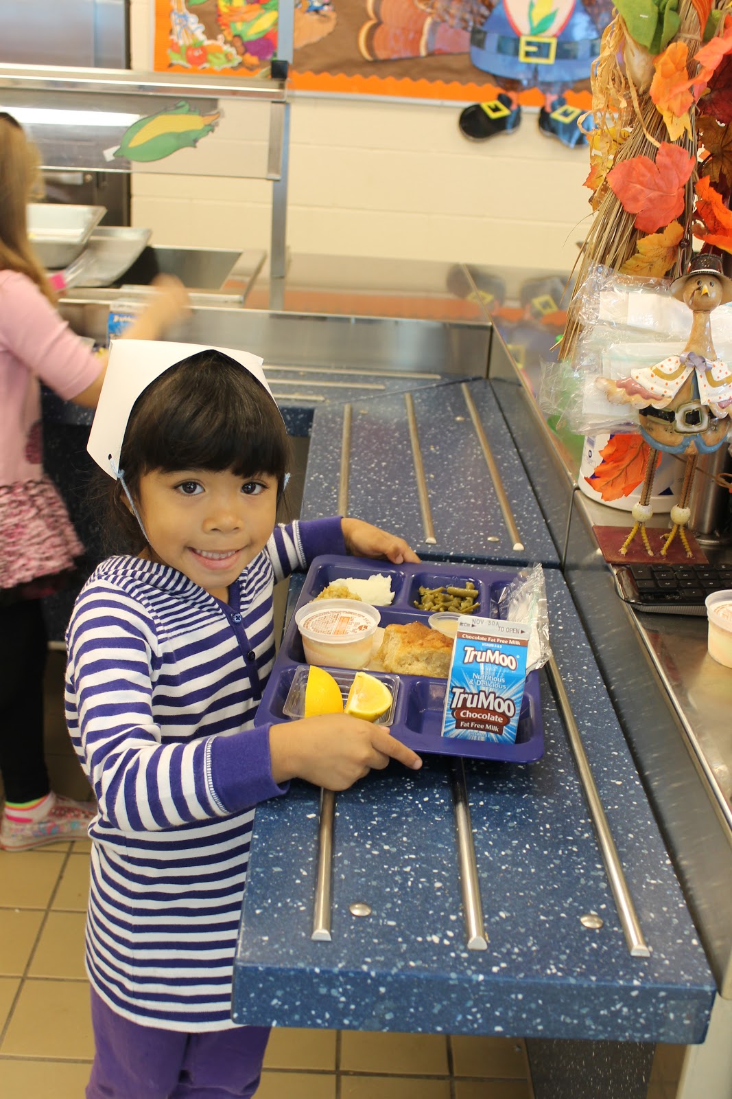 Mrs. Ayala's Kinder Fun: Thanksgiving Lunch at School