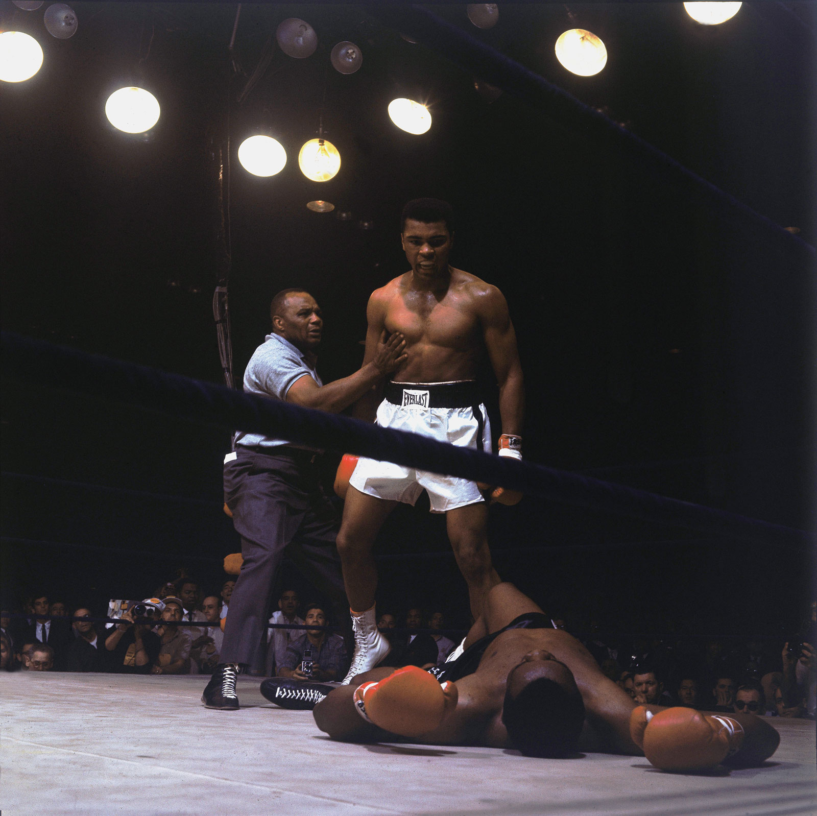 Cinematography Technology: Iconic Photos: Muhammed Ali and Mike Tyson