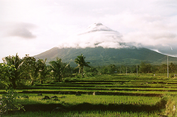 LE MAYON ... UN TUEUR AUX PHILIPPINES