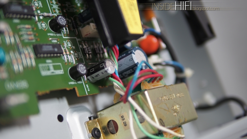 Inside Hi-Fi: Philips CD 732 (CD732/00B)