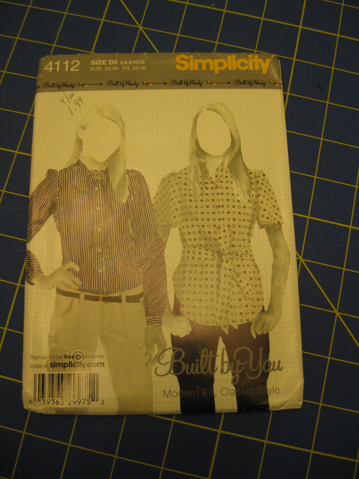 The Mahogany Stylist: Eyes Closed Shut in Simplicity 4112