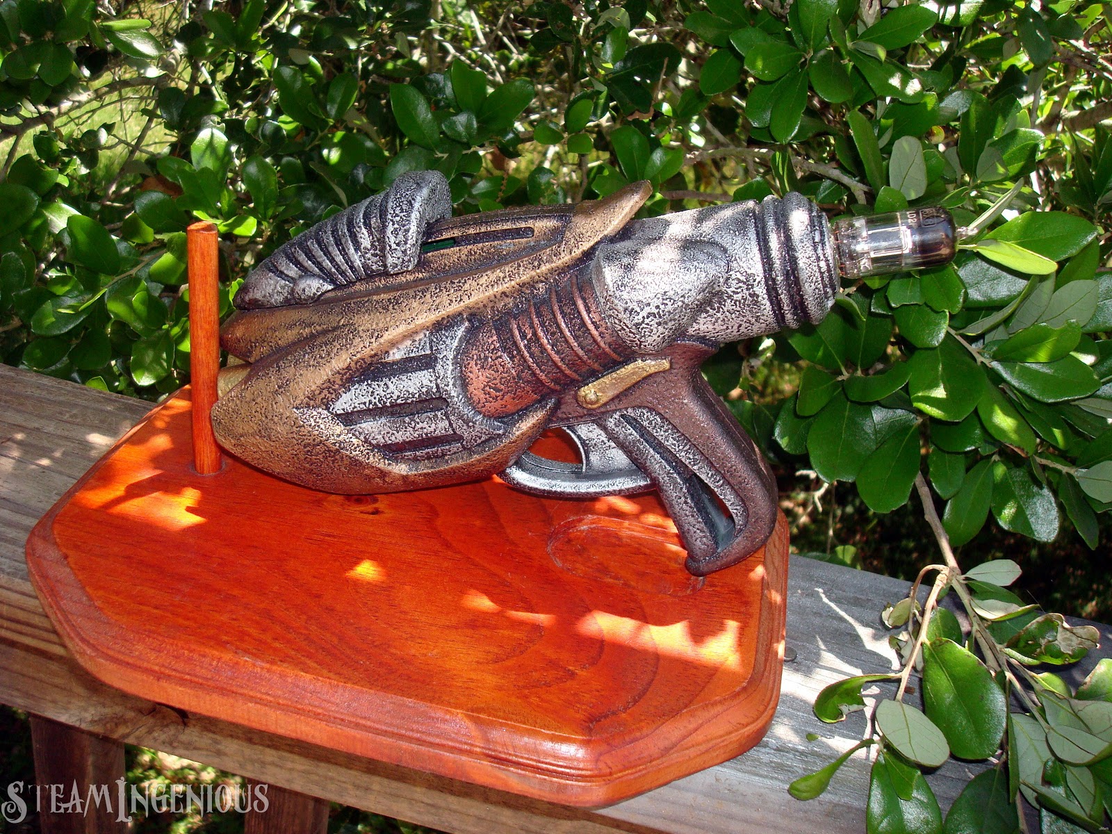 Steam Ingenious: Tutorial: Painting a Steampunk Gun with Textured Paint