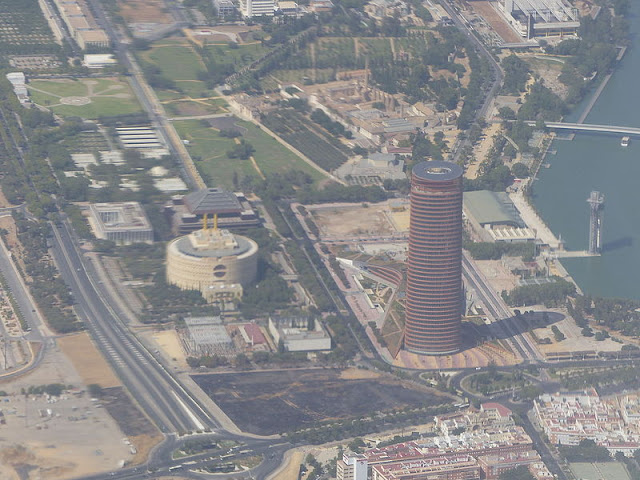 Torre Sevilla | César Pelli | Descripción + Fotos + Planos