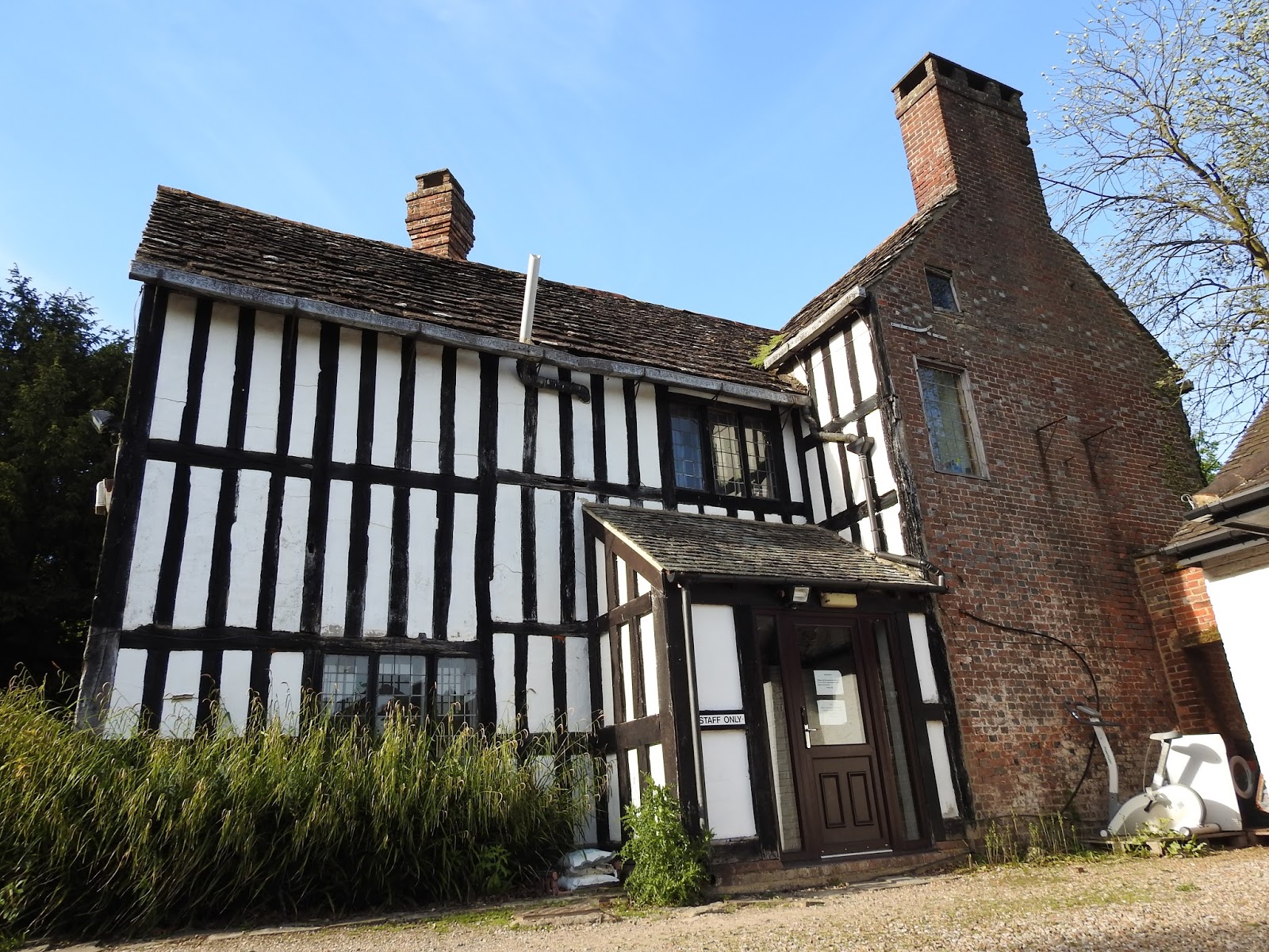 Crawley Old Town: SIX PICTURES: Charlwood House