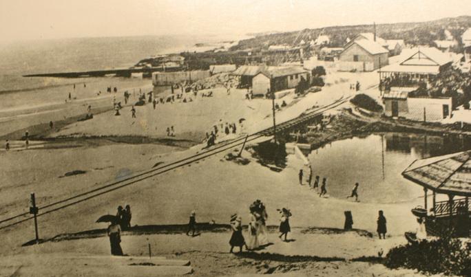 Port Elizabeth Daily Photo: Then and Now - Humewood Beach