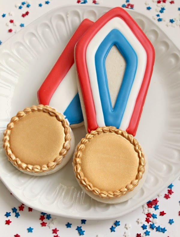 The Classic Miniatures Blog: Medal and Trophy Cakes to Celebrate the ...