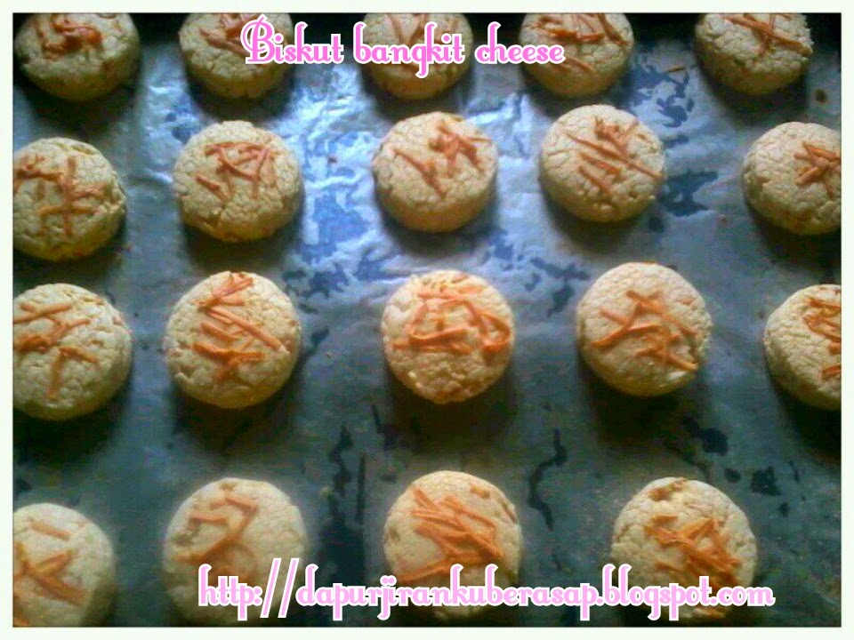Sweet red cherry: BISKUT BANGKIT CHEESE