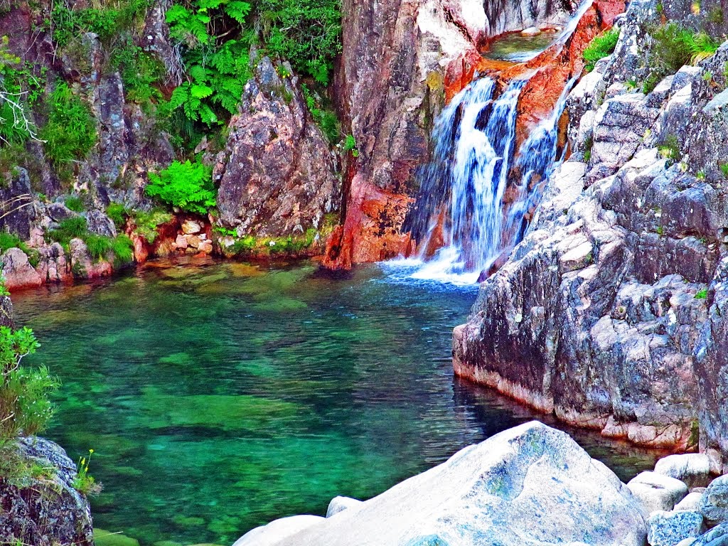 Fotos Impressionantes e Curiosas: Cascata da Portela do Homem [Parque ...