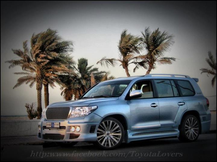 Modified Cars and Trucks: Silver Toyota Land Cruiser Modified